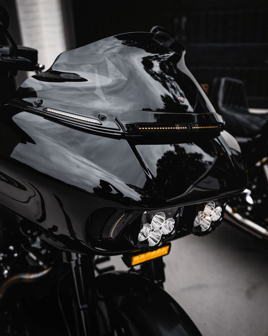 Custom Dynamics LED Windshield Trim – Imzz Elite | Harley Parts